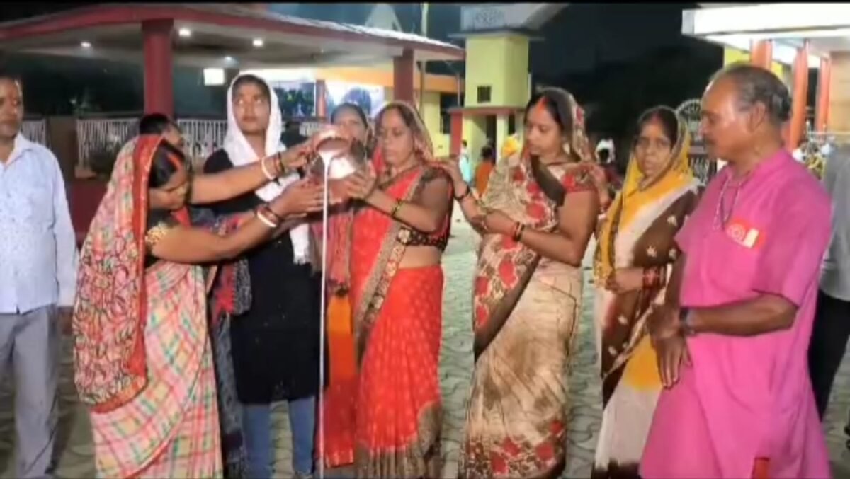 चंद्रयान 3 की सफलतम स्थापना के लिए भिलाई के बैकुंठ धाम मंदिर में हुई