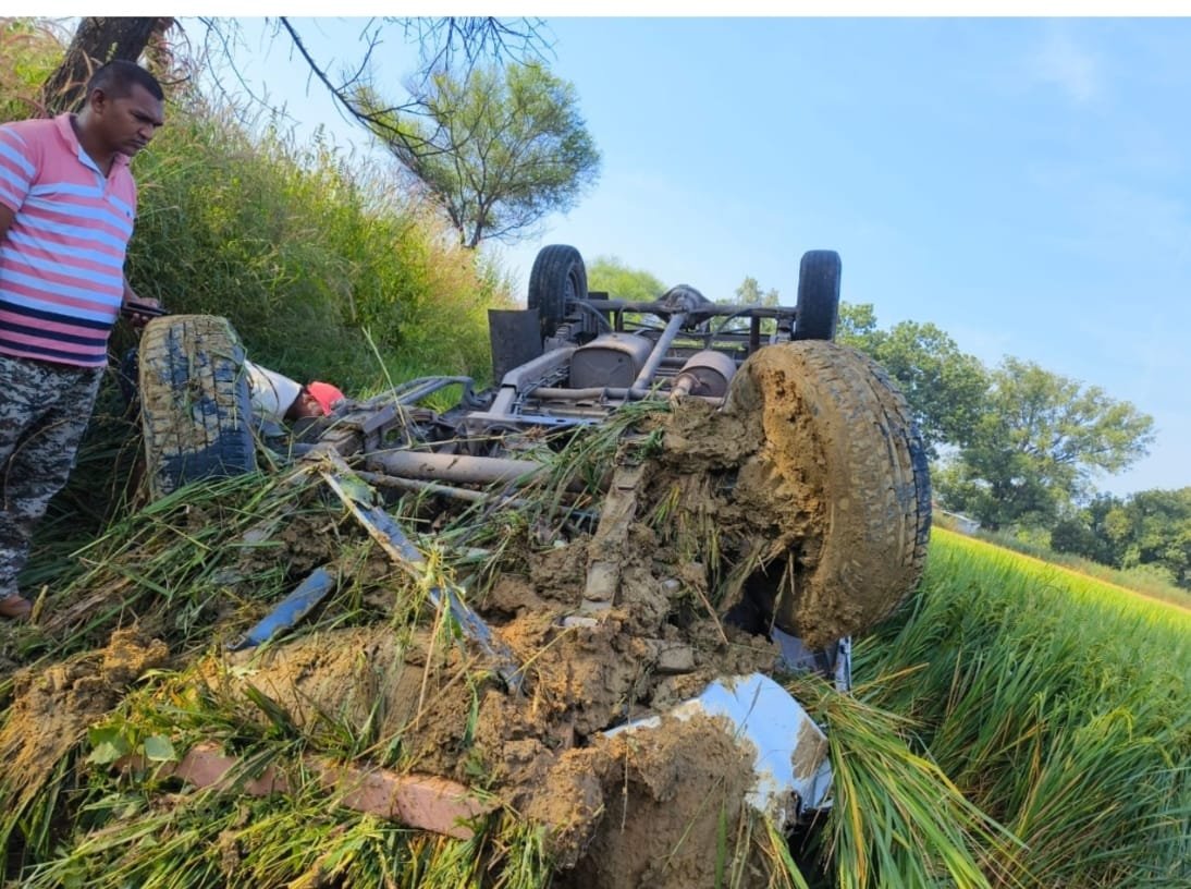 CG BREAKING NEWS : तेज रफ्तार पिकअप व बाइक में आमने-सामने की भिड़ंत, दो की मौत तीन घायल | CGNews ...